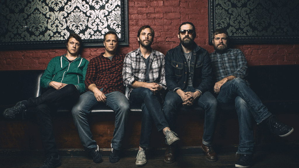 Emo Vive e muito! Conversamos com Toby, da banda Emery, sobre as ...